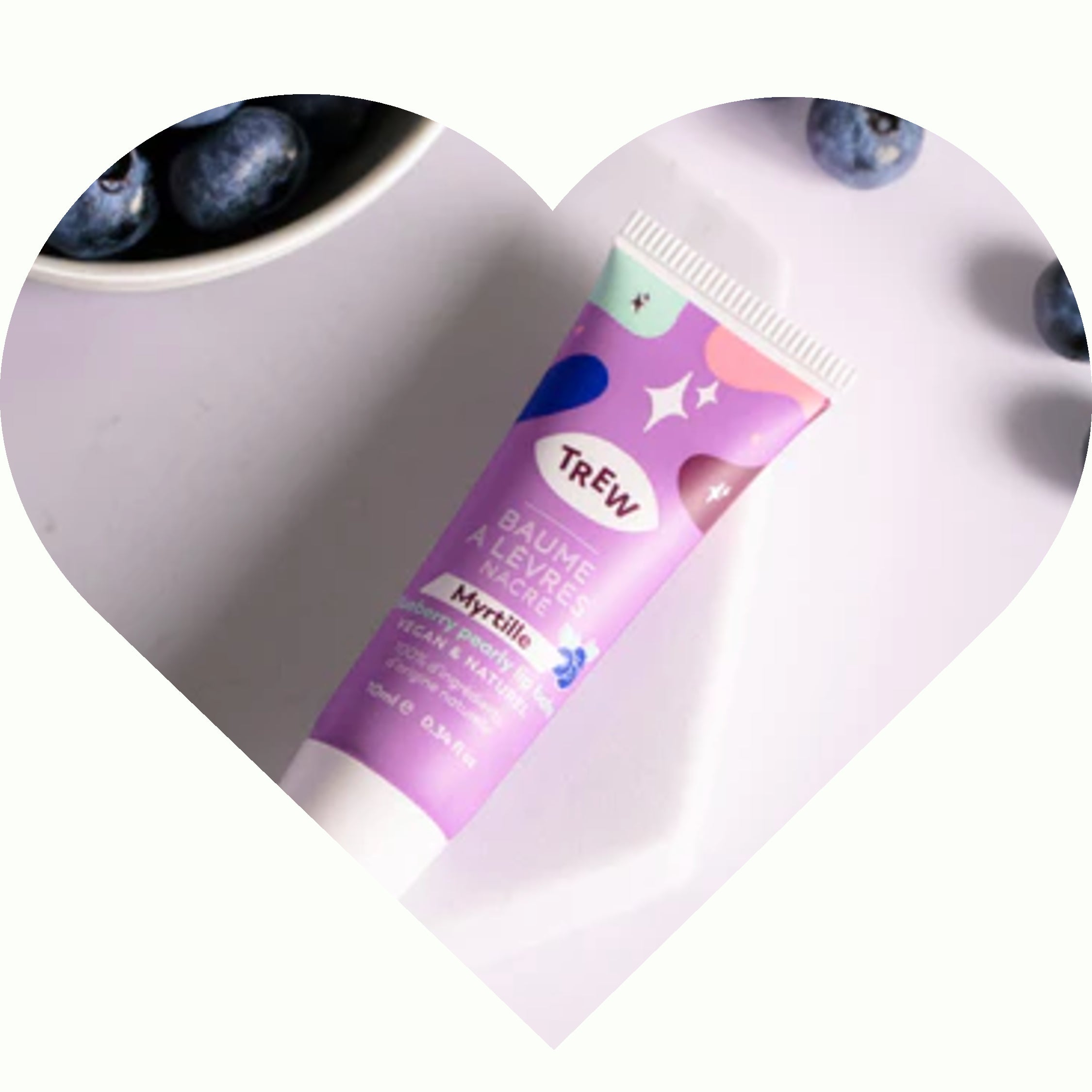 Révélez votre éclat naturel avec les baumes à lèvres teintés Trew Cosm ...